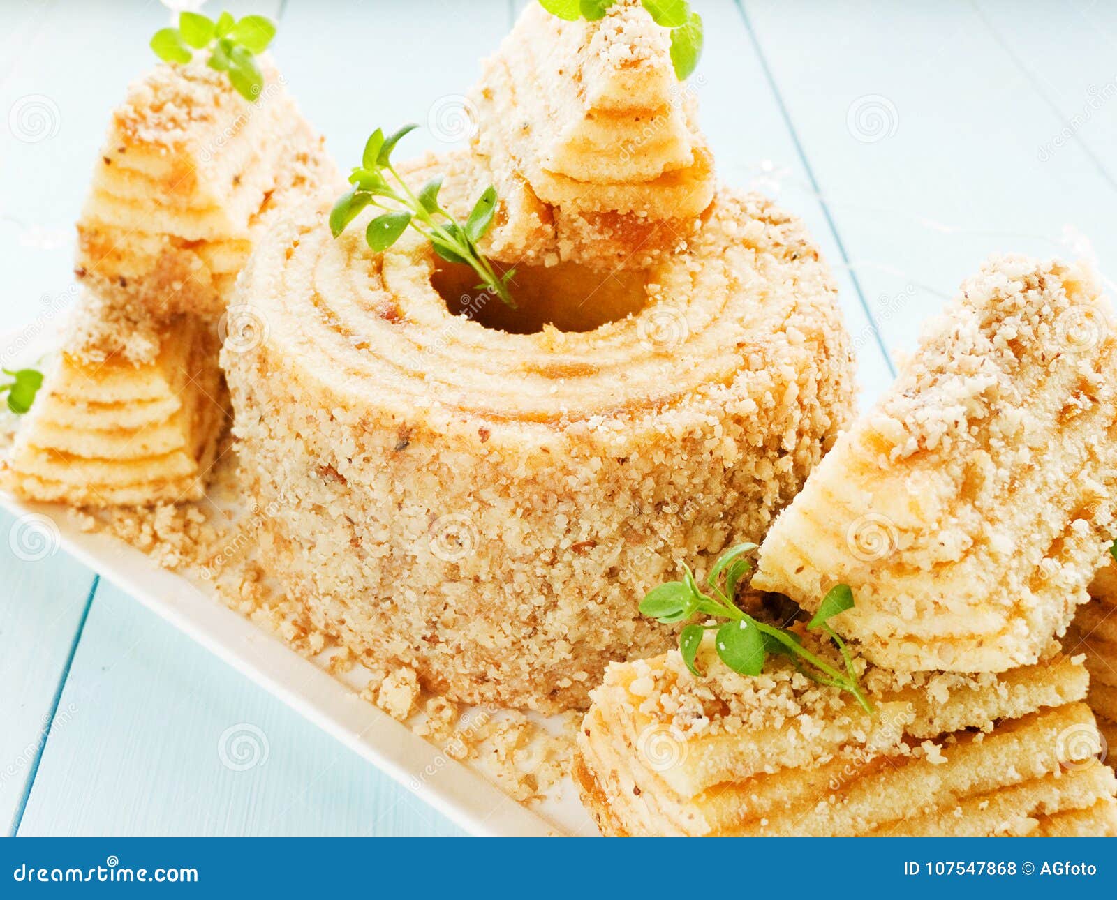 Traditioneller Deutscher Baumkuchen Stockfoto - Bild von traditionell ...