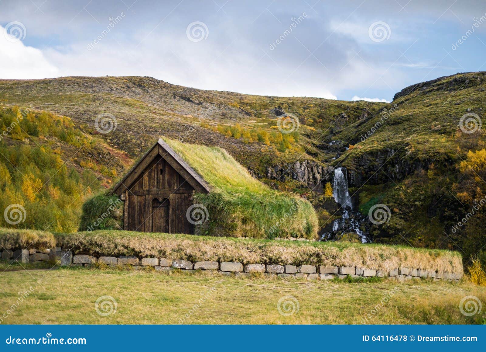 Traditionelles Wikinger-Haus Stockfoto - Bild von landwirtschaftlich ...