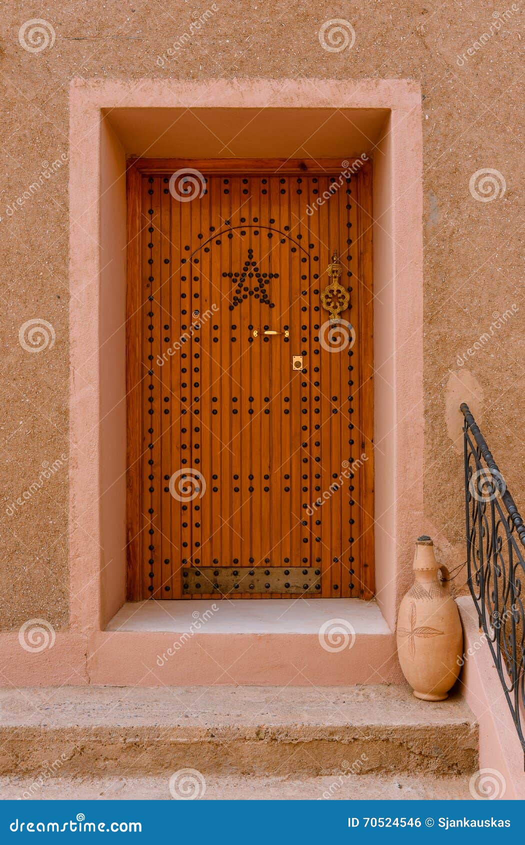 Traditionnel Marocain De Trappe Photo stock - Image du détail, arabe ...