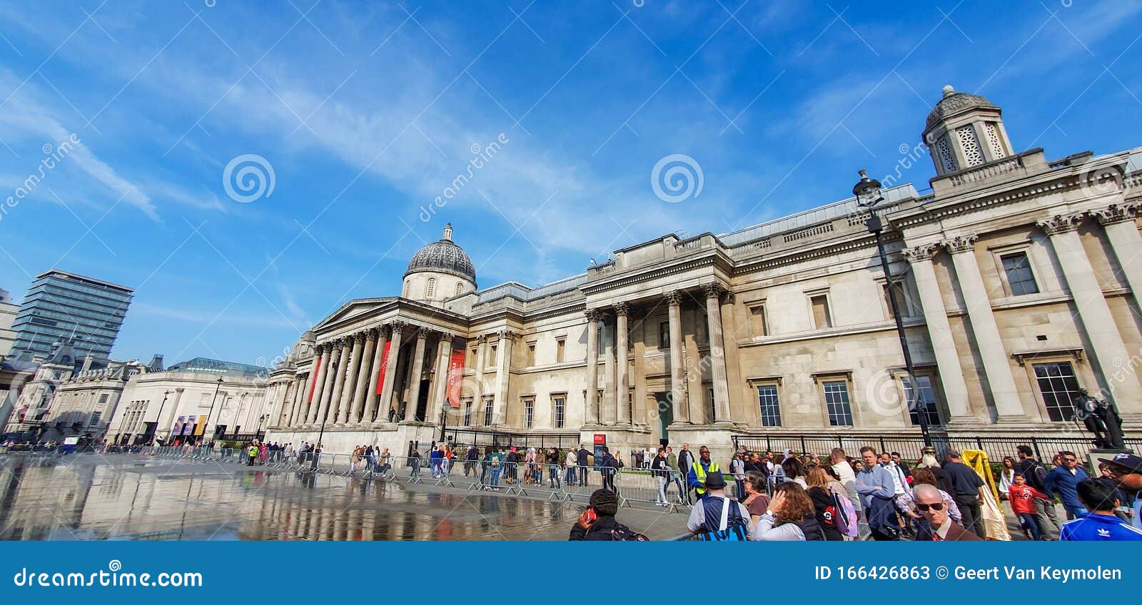 Trafalgar Square View on the National Gallery Editorial Stock Photo ...