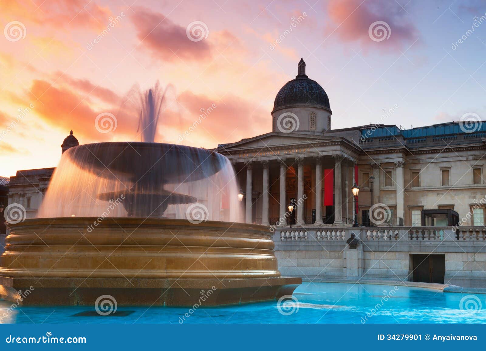 Trafalgar Square at sunset editorial photo. Image of museum - 34279901