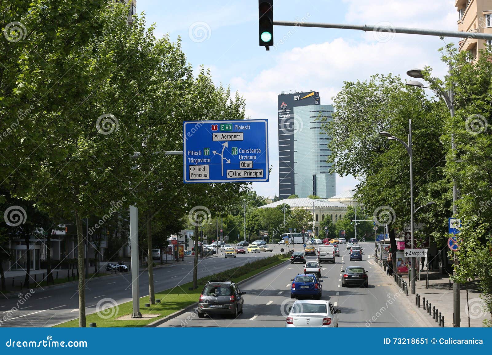 Traffic in Bucharest editorial photo. Image of drive - 73218651