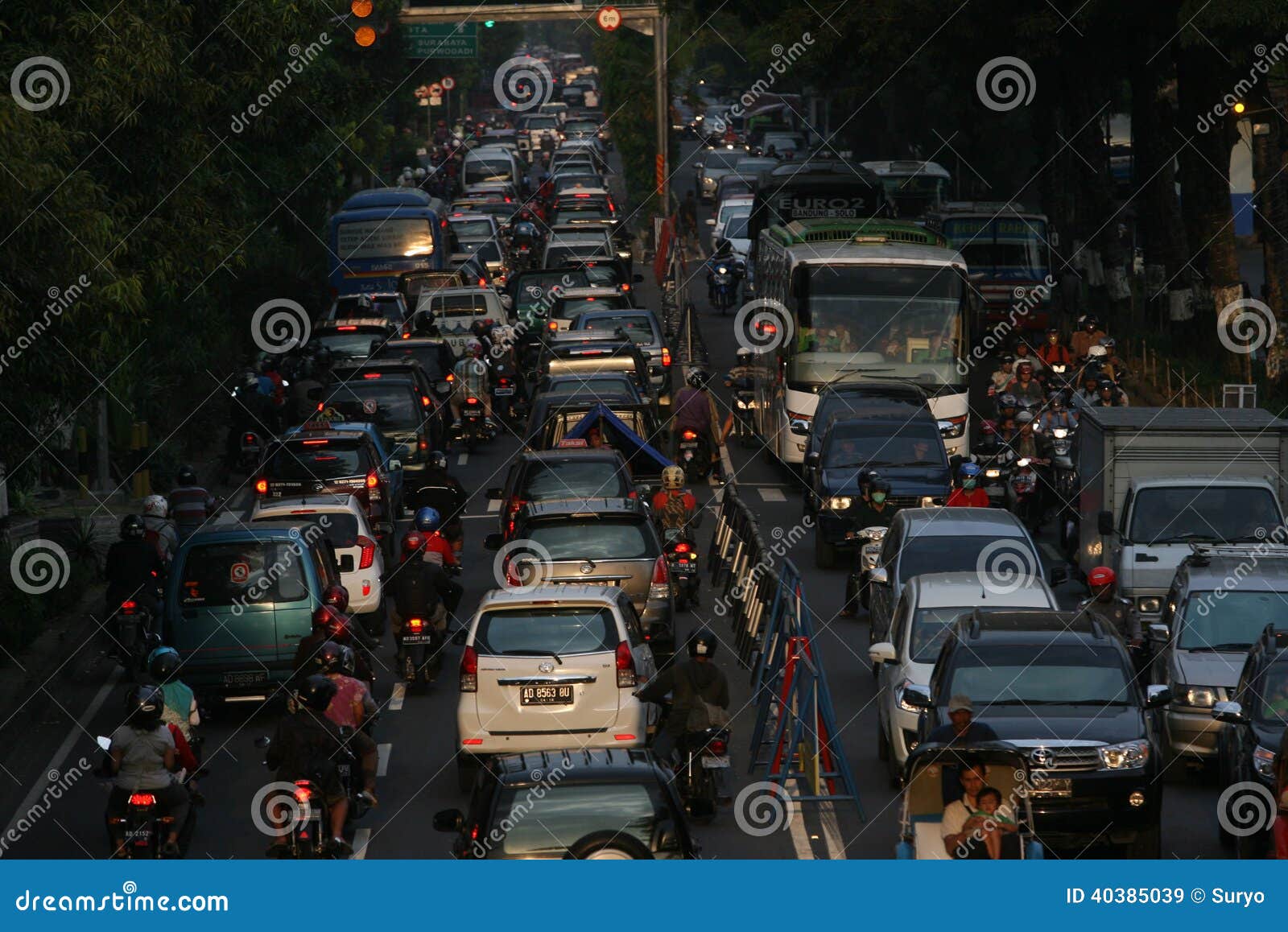 Traffic density editorial stock image. Image of road - 40385039