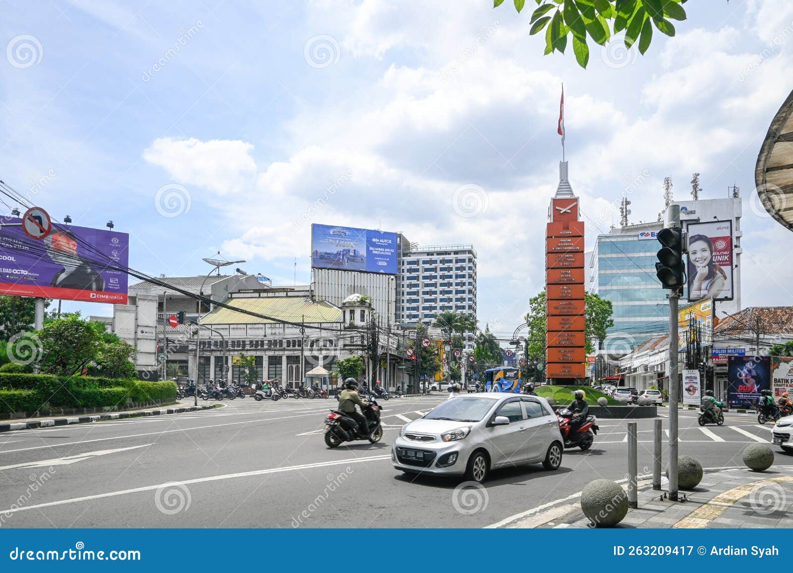 Traffic Flow at the Intersection of Five Asia Afrika Roads, Bandung ...