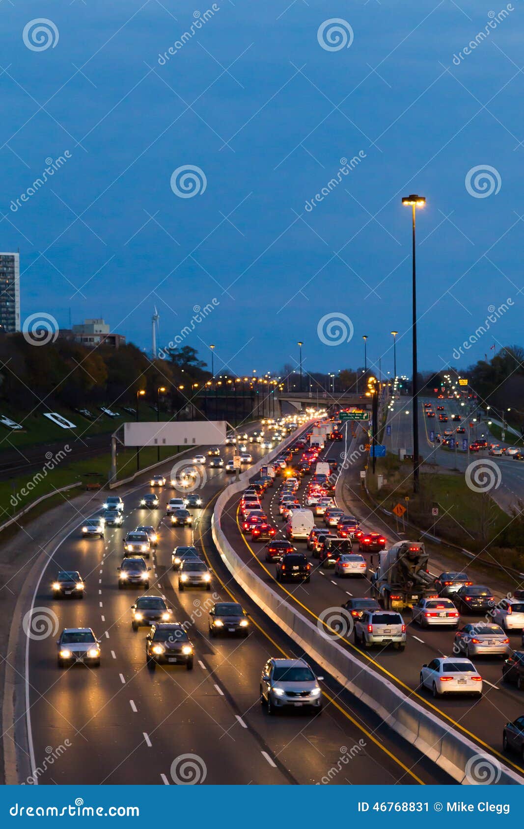 Traffic on the Gardiner Express Editorial Photo - Image of congestion ...