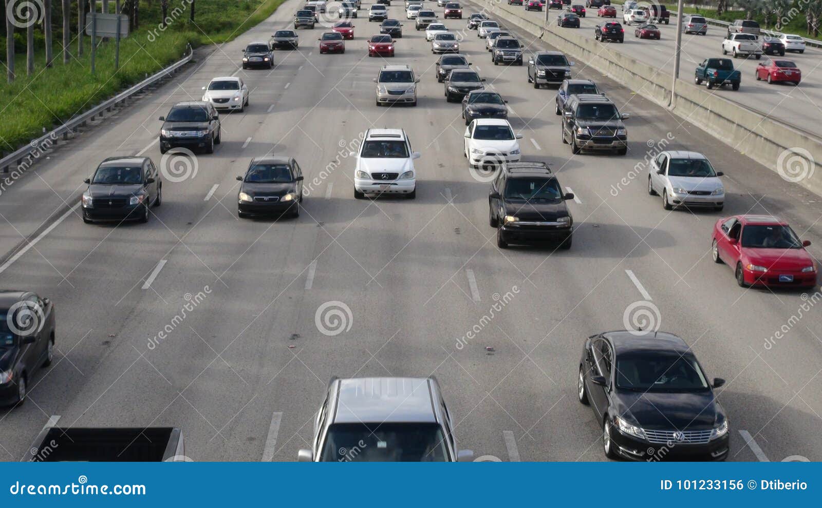 Traffic on Highway editorial photo. Image of rush, road - 101233156