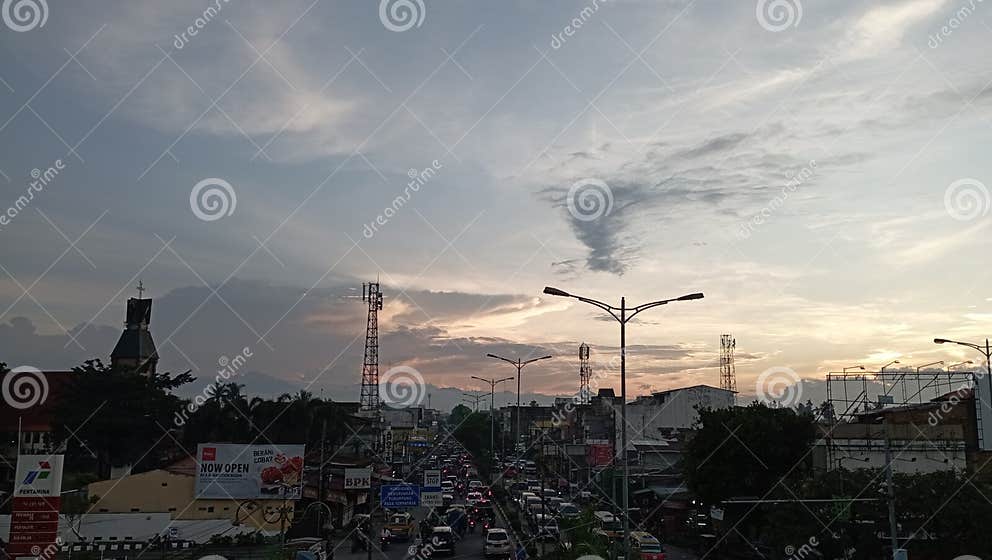 A Traffic Jam in the Evening Sky & X28;sunset& X29; Editorial Photography - Image of sunset ...