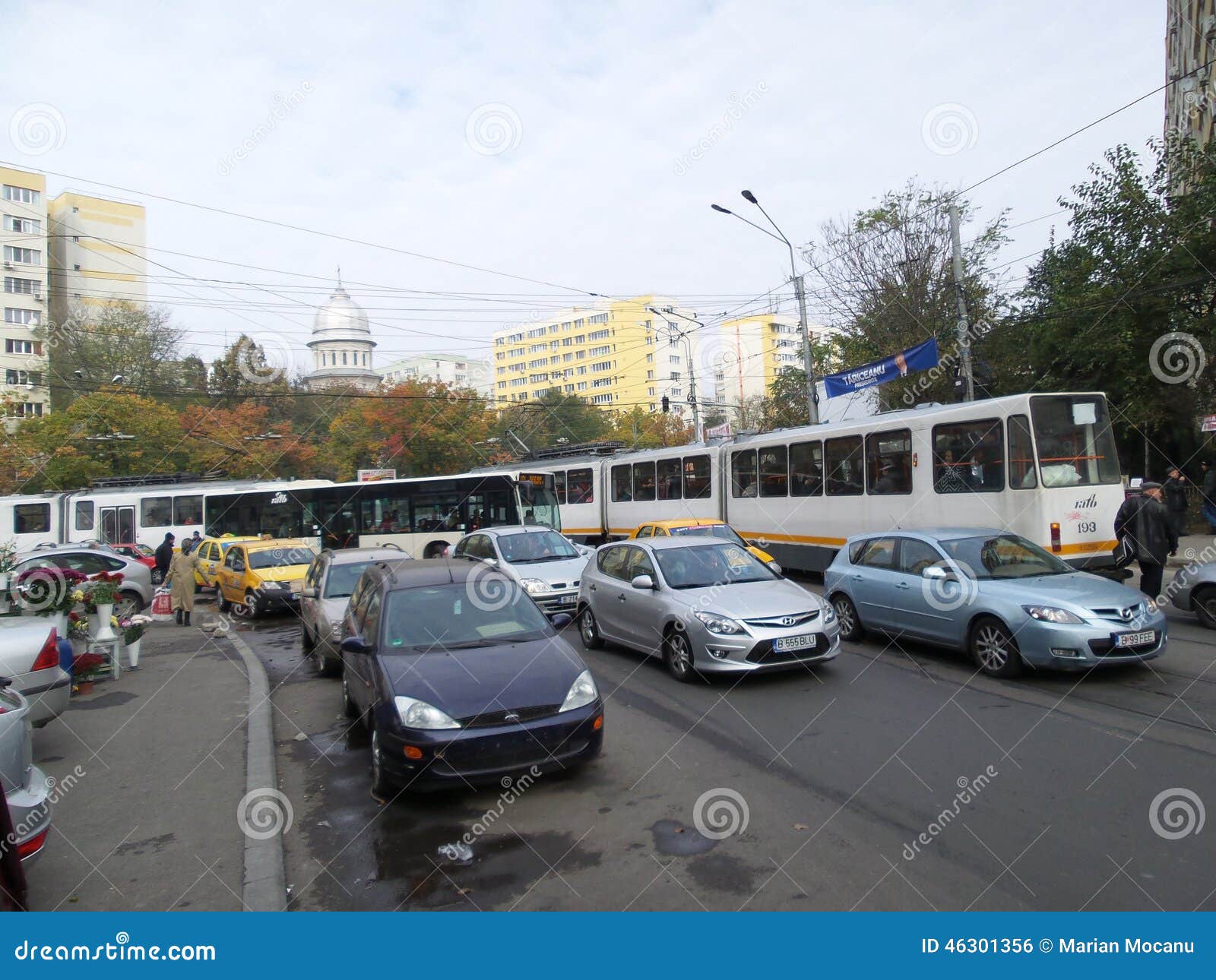 Traffic jam editorial photo. Image of heavy, truck, road - 46301356