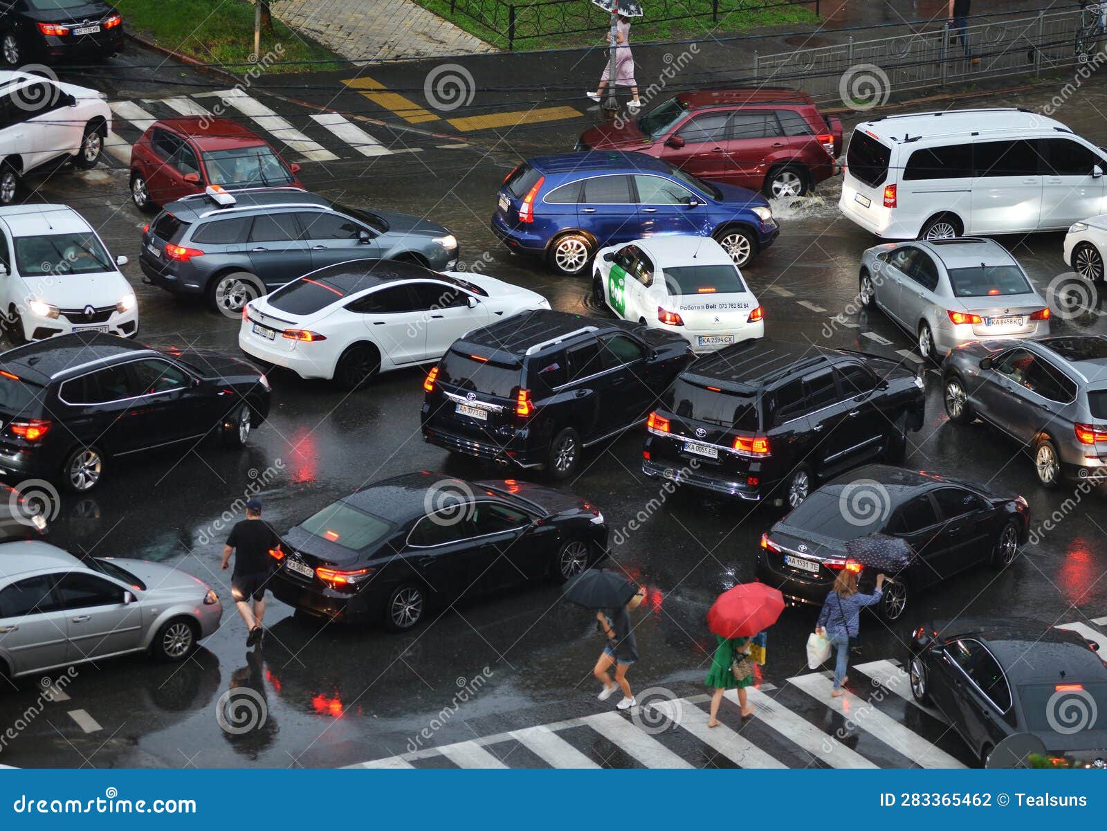 A Traffic Jam at the Intersection Caused by Heavy Rain Editorial ...