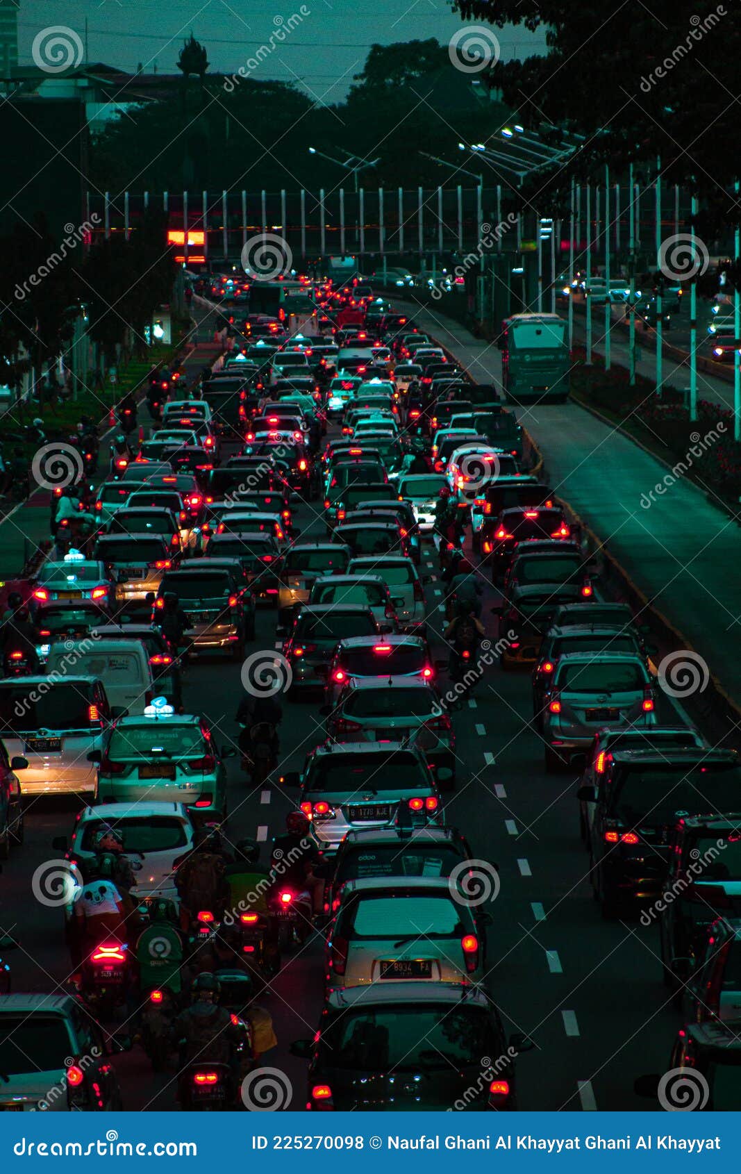 Traffic jam editorial stock photo. Image of light, downtown - 225270098 Traffic jam editorial stock photo. Image of light, downtown - 225270098