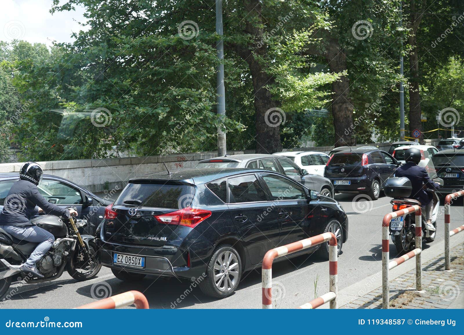 Traffic jam editorial photography. Image of movement - 119348587