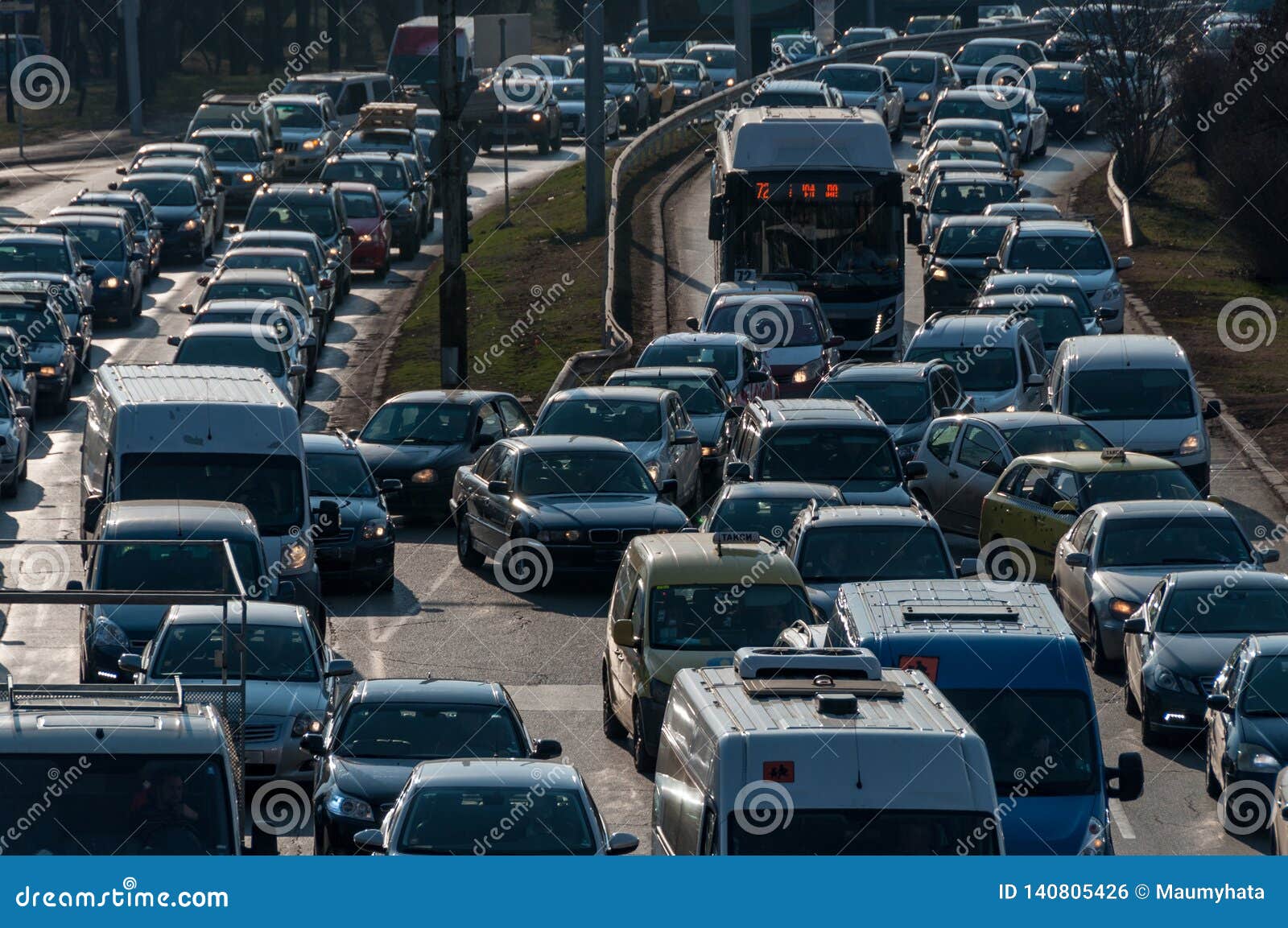 Traffic Jam in the Rush Hour Editorial Photo - Image of downtown, global: 140805426