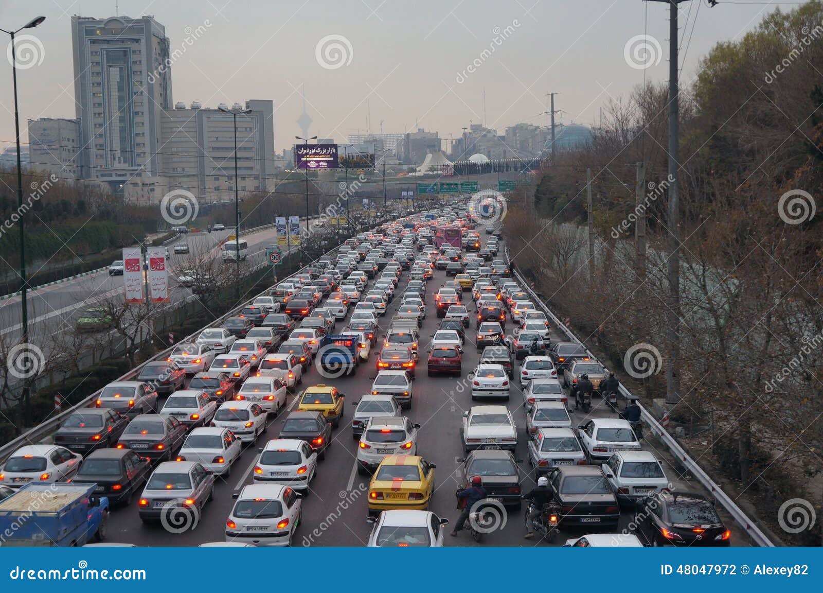 Traffic jam in Tehran editorial photography. Image of tehranndec - 48047972