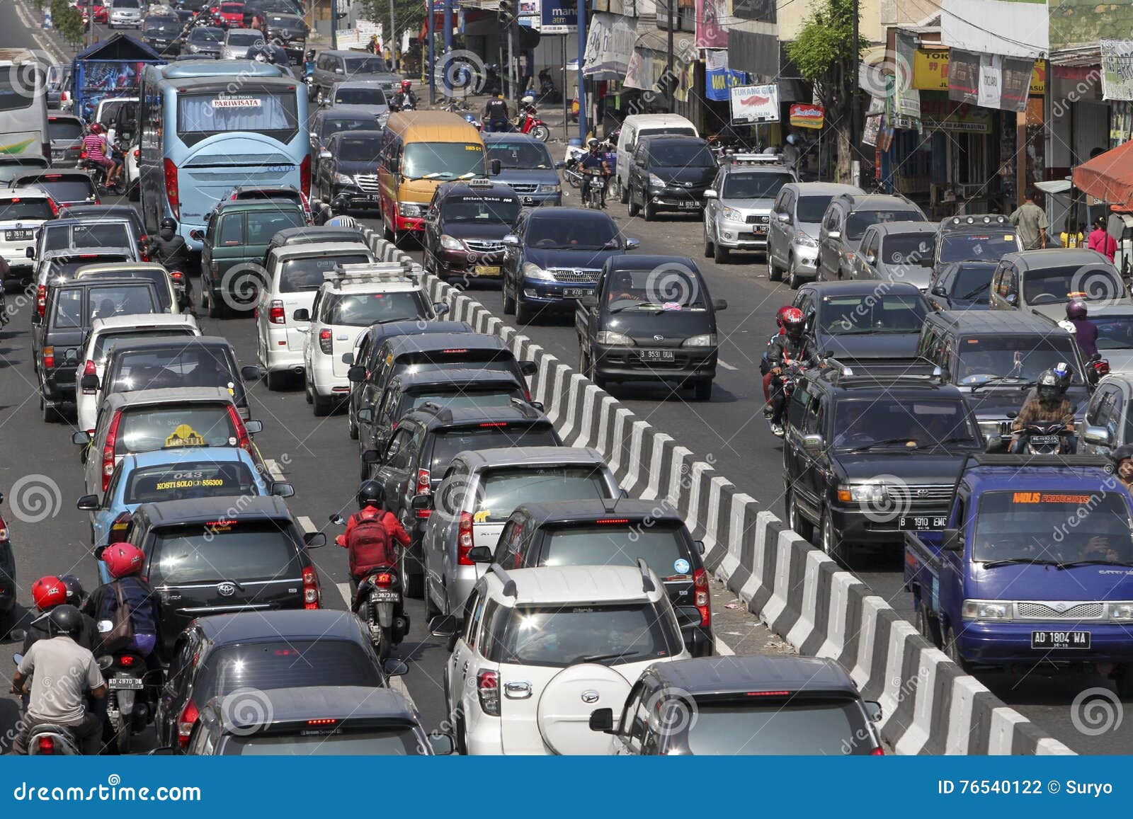 Traffic jams editorial photography. Image of people, lane - 76540122