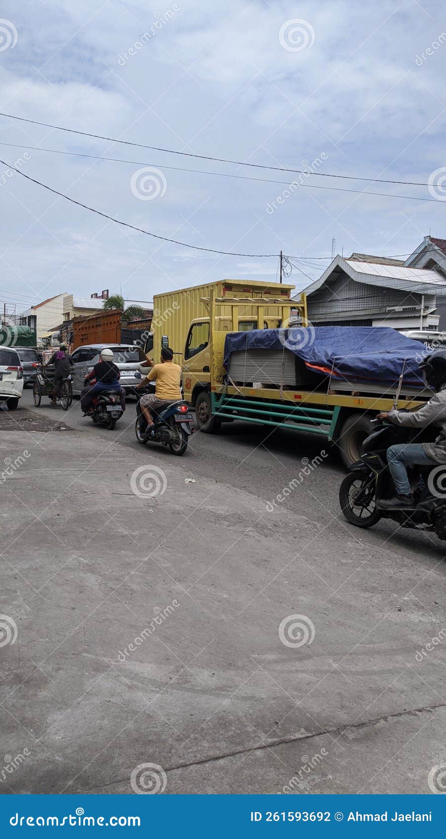 Traffic Jams on the Highway Many Vehicles Editorial Photography - Image ...