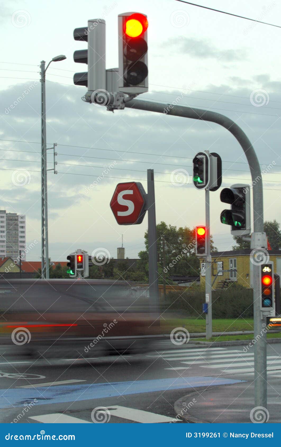 328 Traffic Light Roads Isolated White Stock Photos - Free & Royalty ...