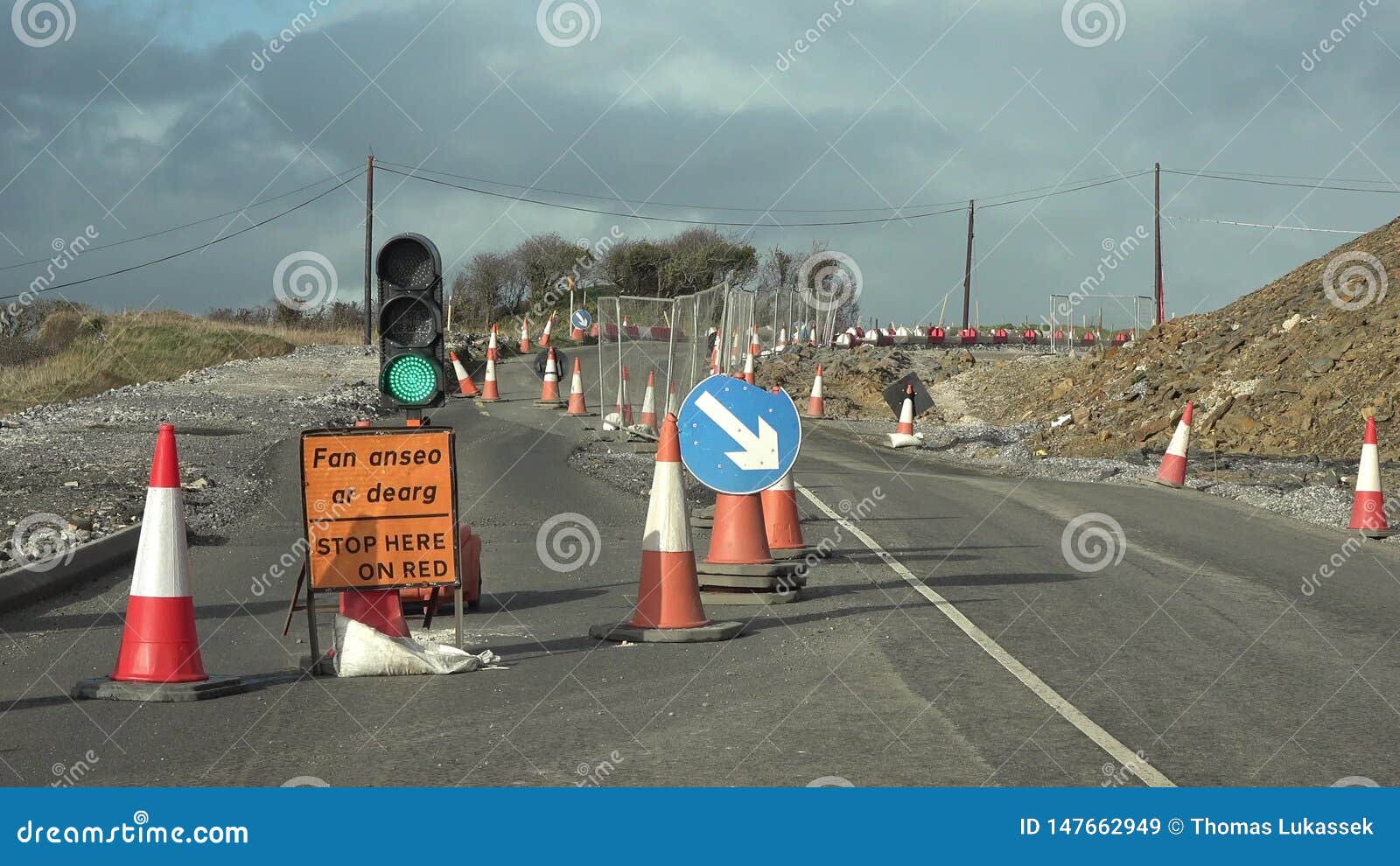 Traffic Light Counting Down at Road Construction Site Stock Video ...