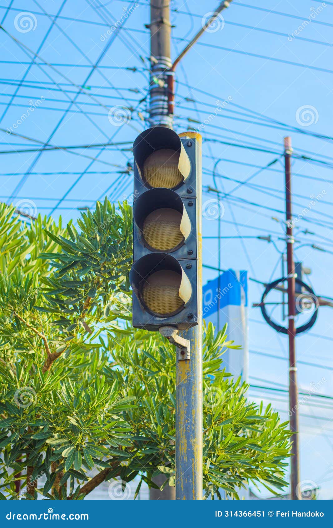 A Traffic Light is Experiencing an Electrical Problem Stock Image ...