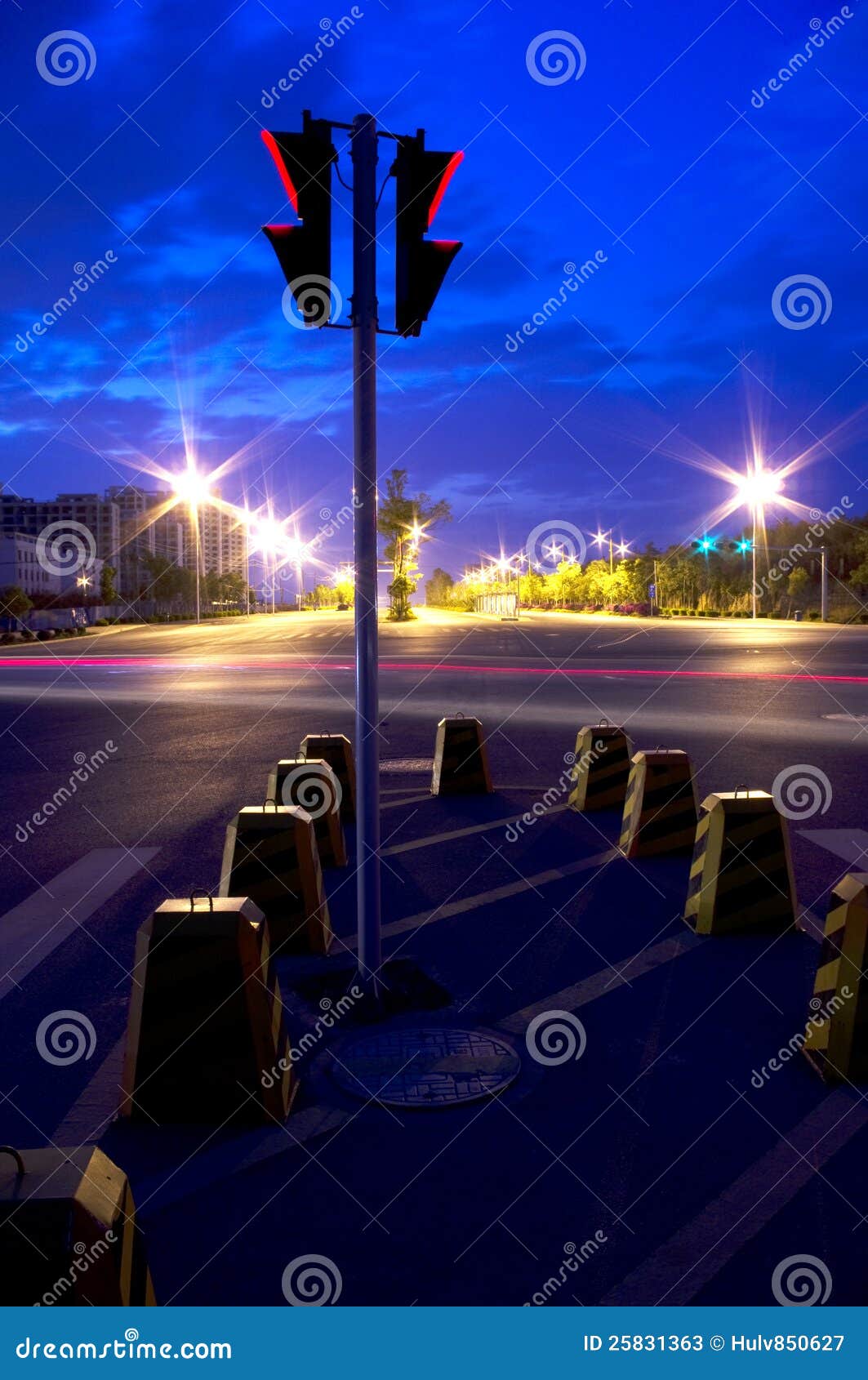 Traffic Light Nightfall in Empty Street Stock Image - Image of blacktop ...