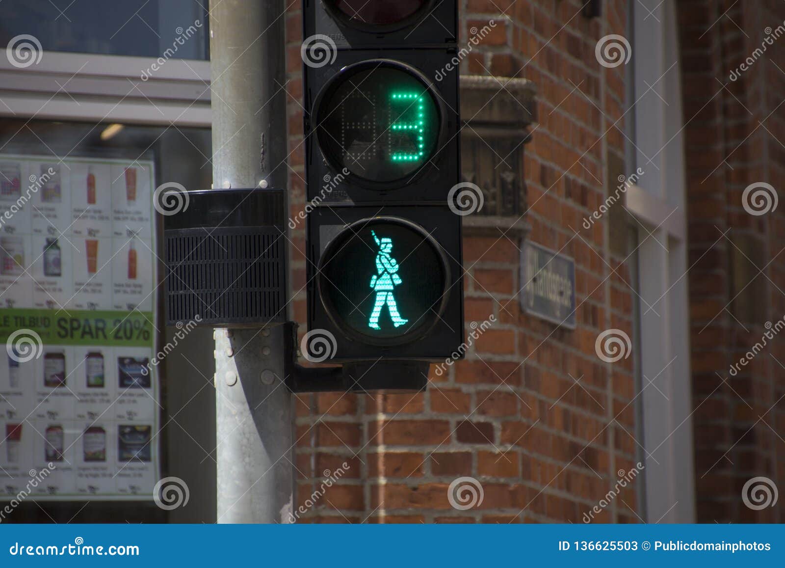 Traffic Light, Signaling Device, Light Fixture, Lighting Picture. Image ...