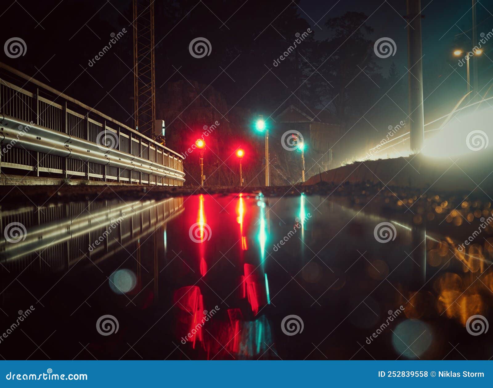 Traffic Lights at Crossing at Night Stock Photo - Image of traffic ...