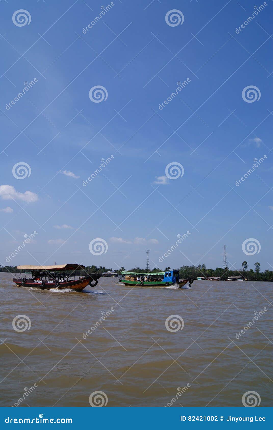 Traffic editorial photography. Image of river, water - 82421002
