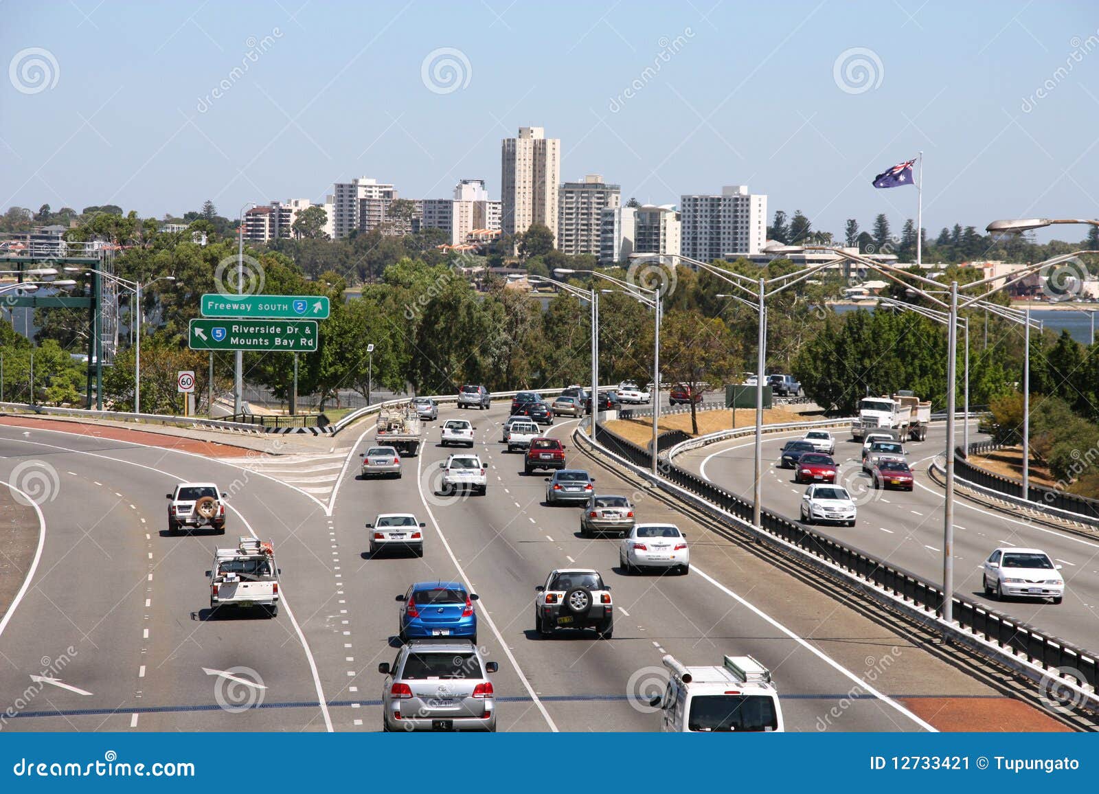 Traffic in Perth editorial photo. Image of architecture - 12733421