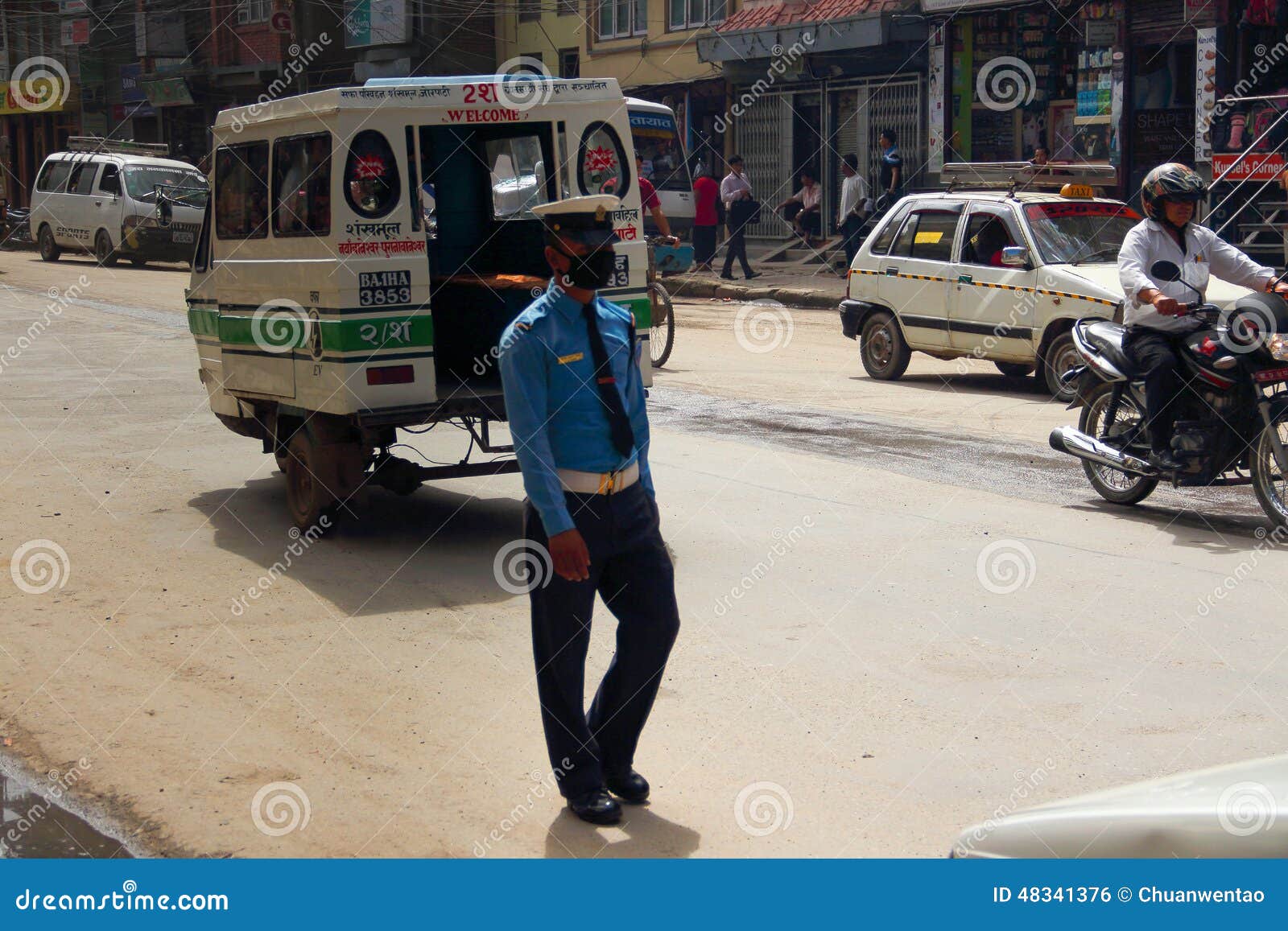 Traffic Police with Masks in Kathmandu Editorial Photo - Image of road ...