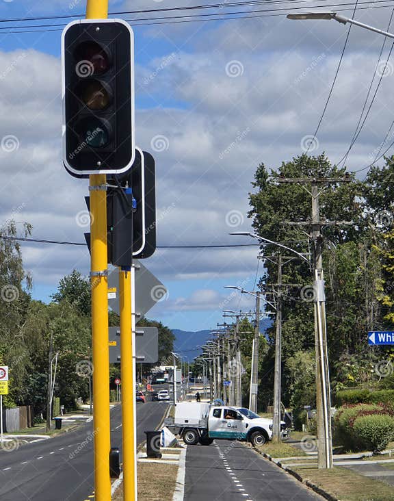 Traffic Signals Not Working Stock Photo - Image of sign, signals: 361053506