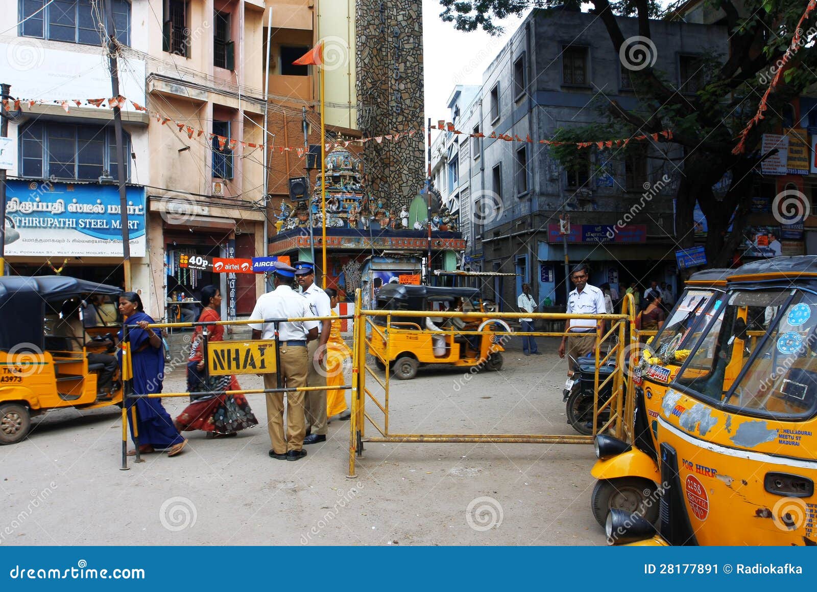 Traffic on the Street in India Editorial Photo - Image of road, auto ...