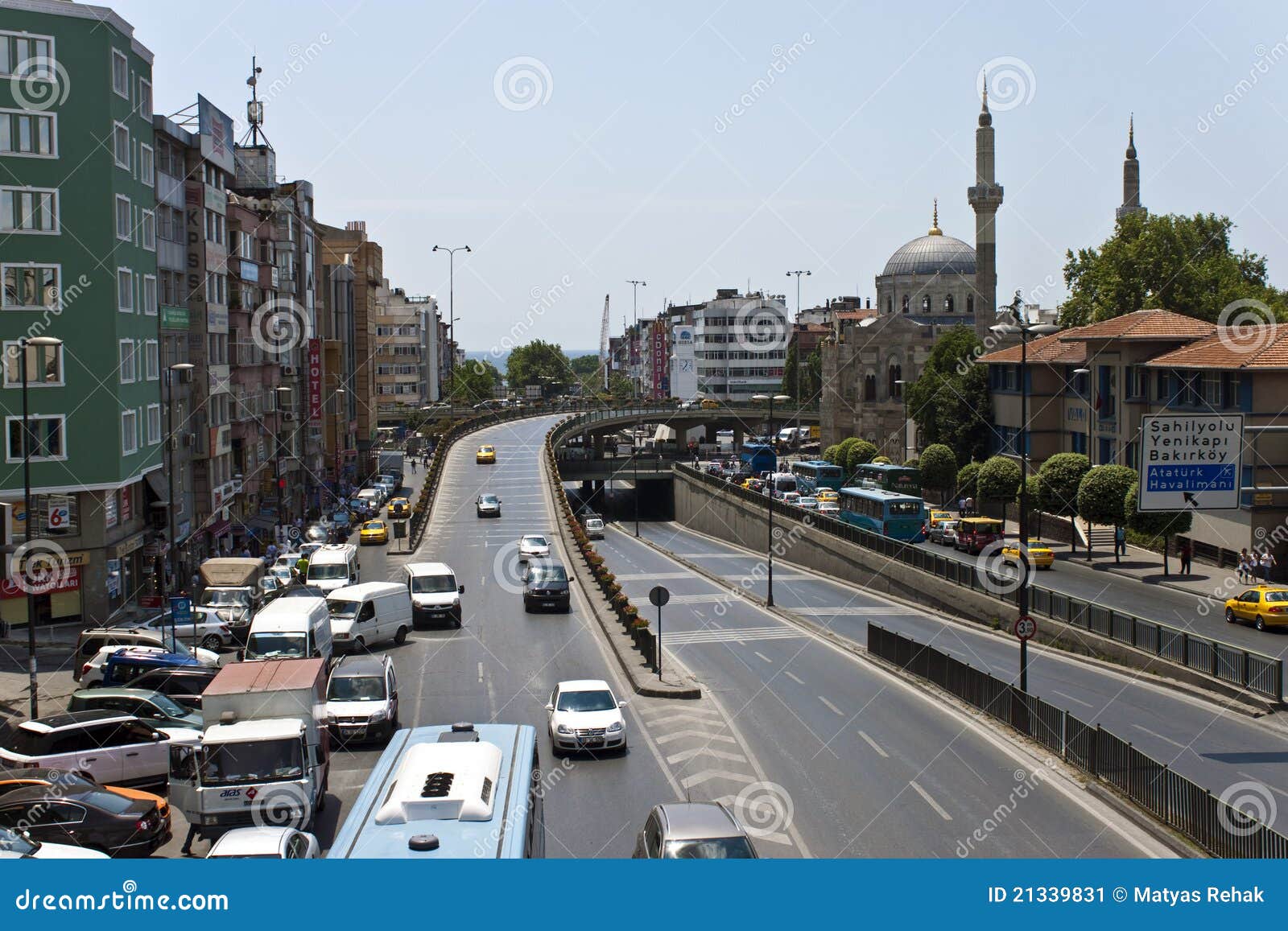 Traffic in Streets of Istanbul Editorial Photo - Image of lane, journey ...