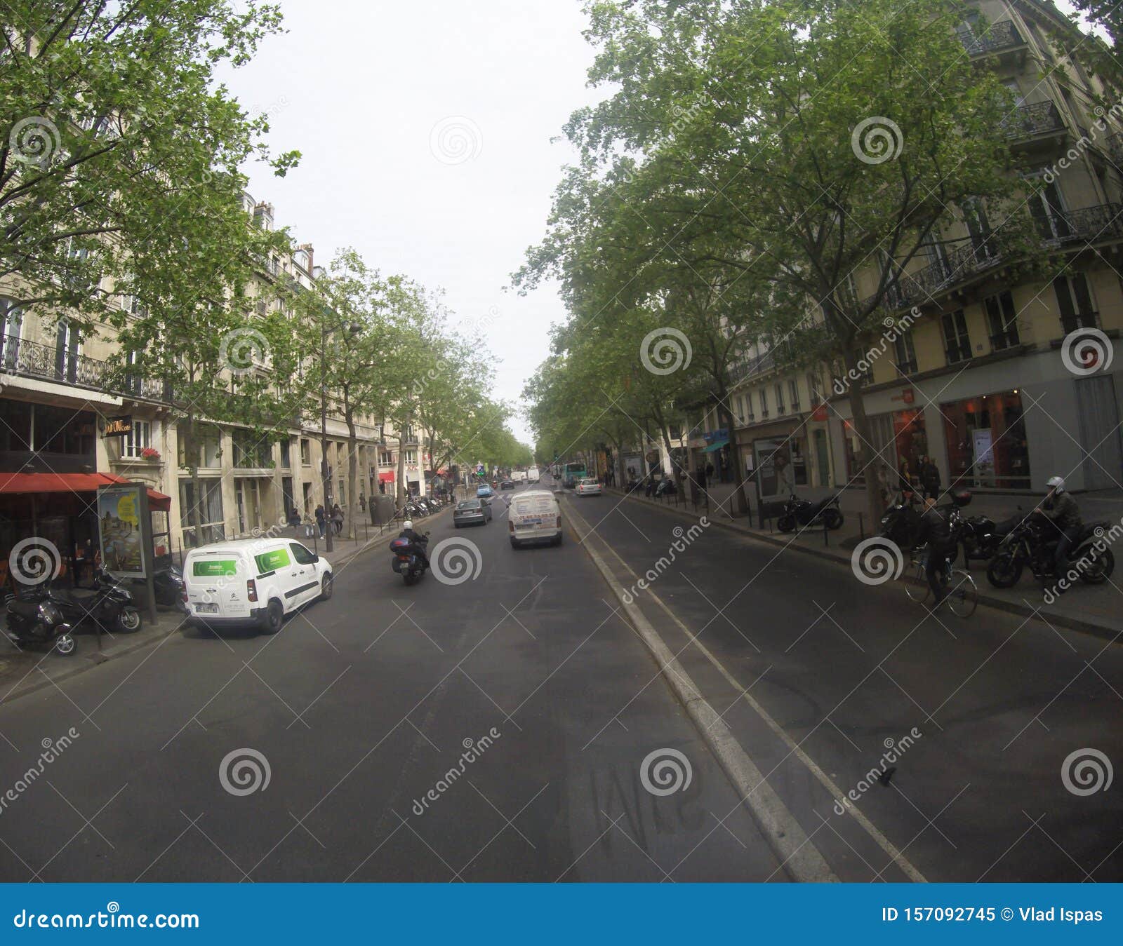Traffic on the Streets of Paris Editorial Image - Image of city ...