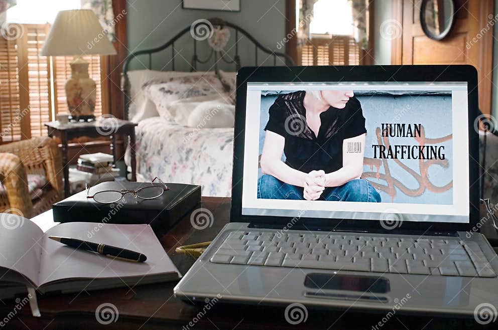 Trafic humain photo stock. Image du criminel, ordinateur - 46146138