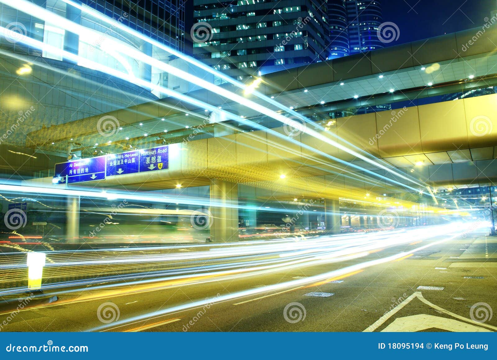 Trafique Completamente Na Baixa Foto de Stock - Imagem de urbano ...