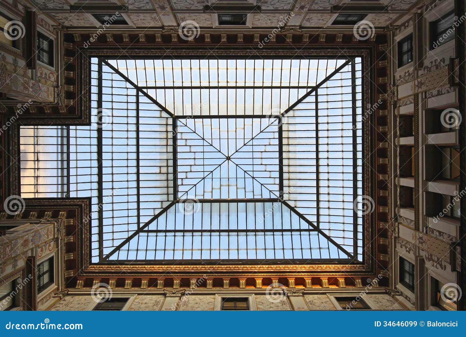 Tragaluz imagen de archivo. Imagen de estructura, antiguo - 34646099