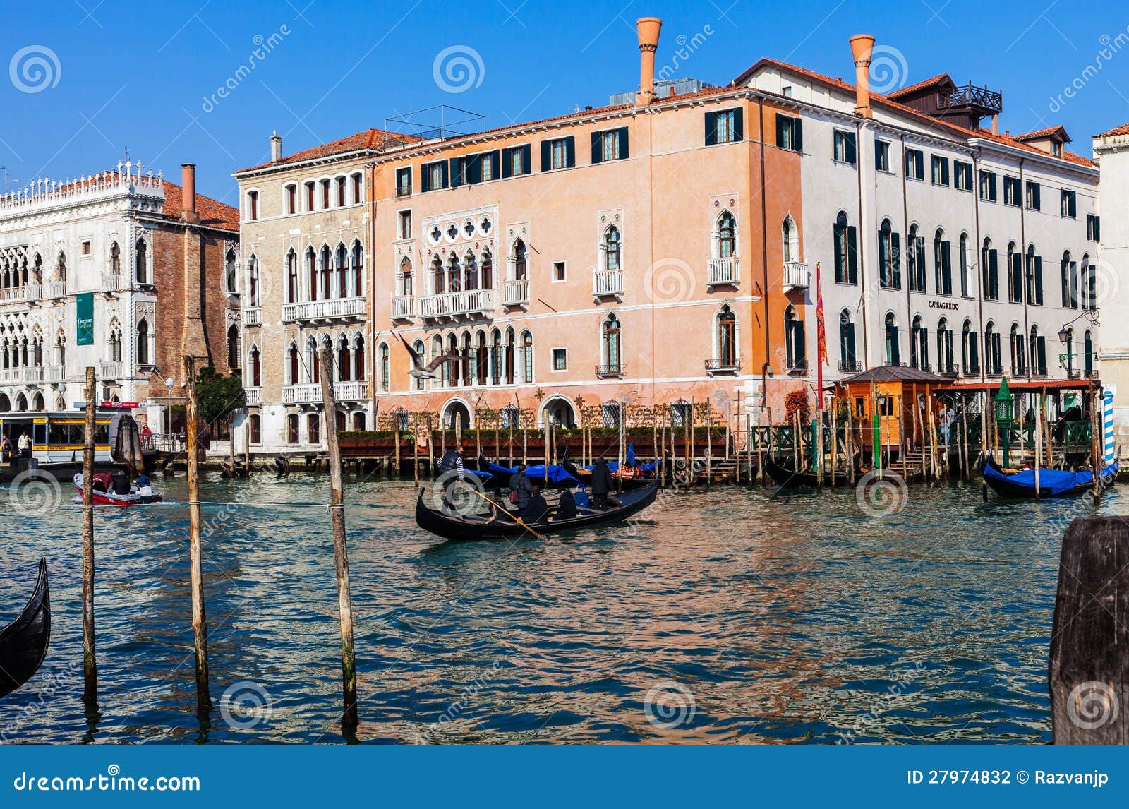 Traghetti editorial photography. Image of tourists, cityscape - 27974832