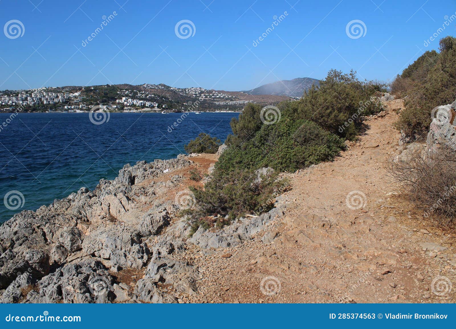 Trail Running the Rugged Coastal Trail. Stock Image - Image of mountain ...