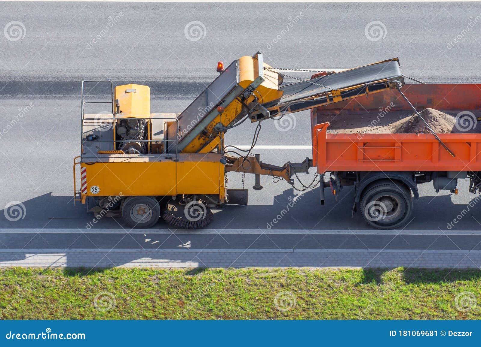 Trailer with Cleaning System with Brushes and Vacuum Cleaning, Roadside ...