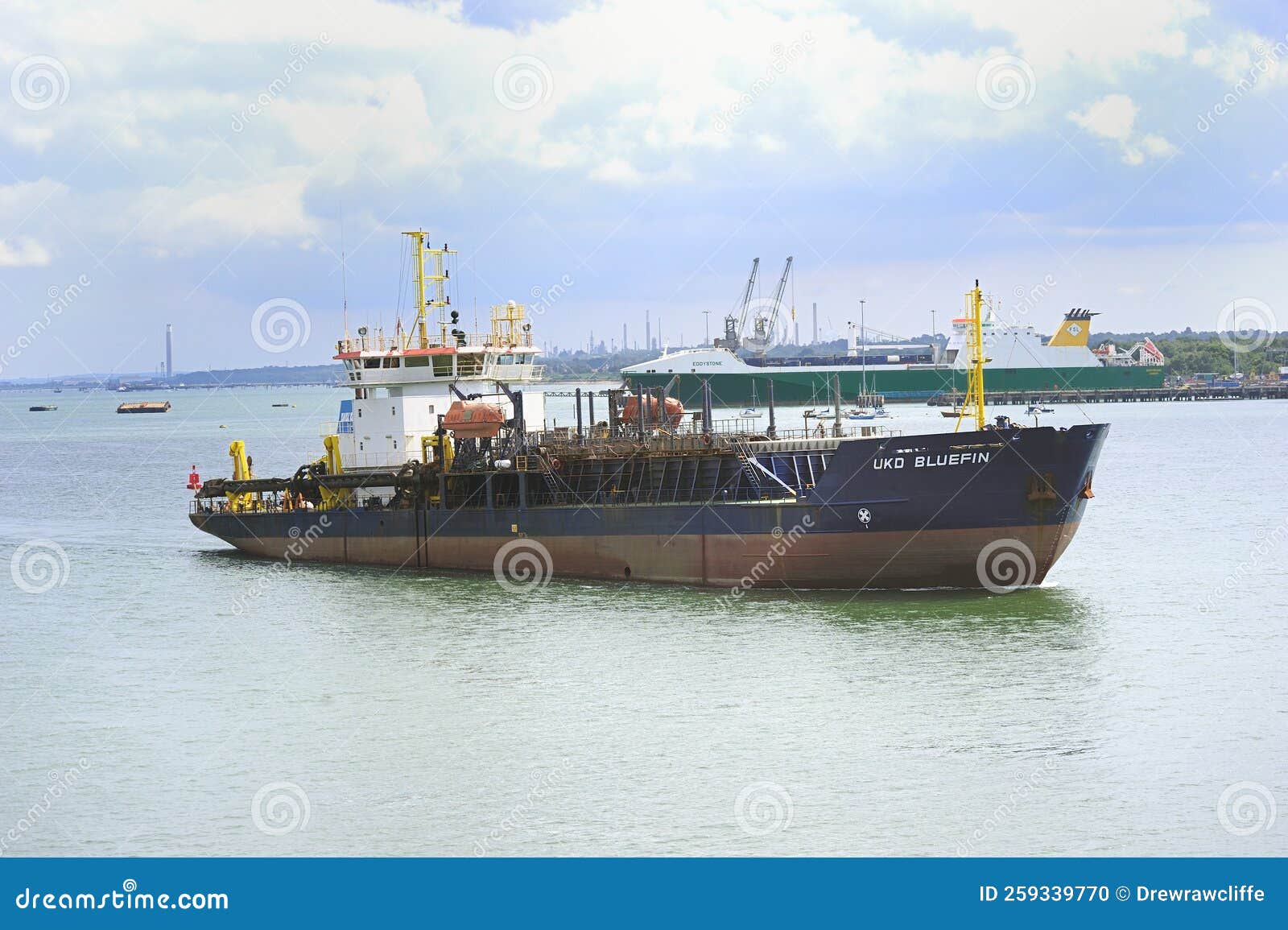 Trailing Suction Hopper Dredger in Southampton Editorial Image - Image ...
