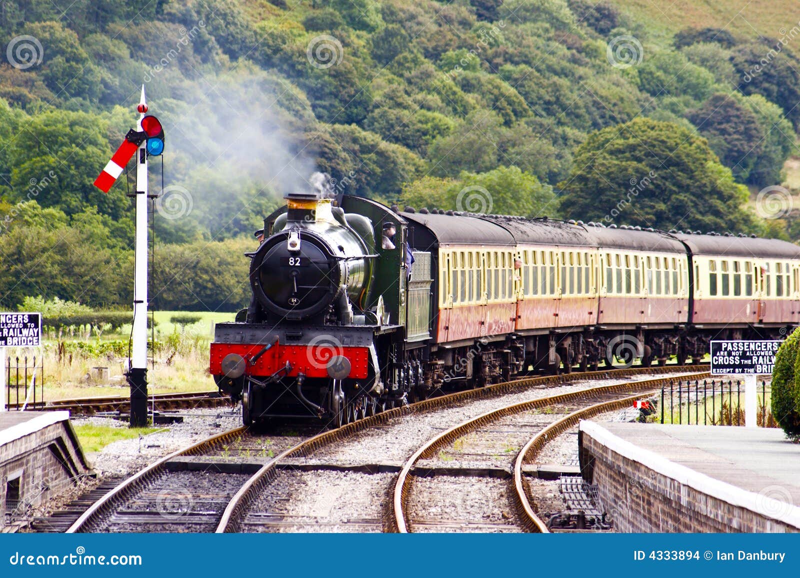 Train Approaching Stock Images - Image: 4333894