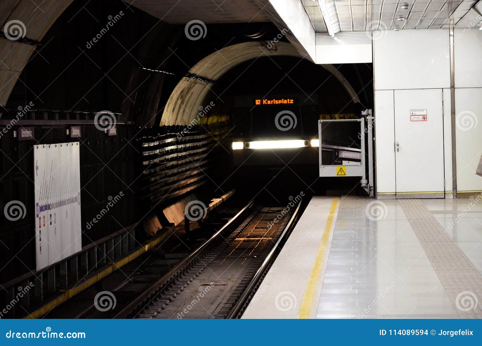 The metro of Vienna editorial stock image. Image of vienna - 114089594