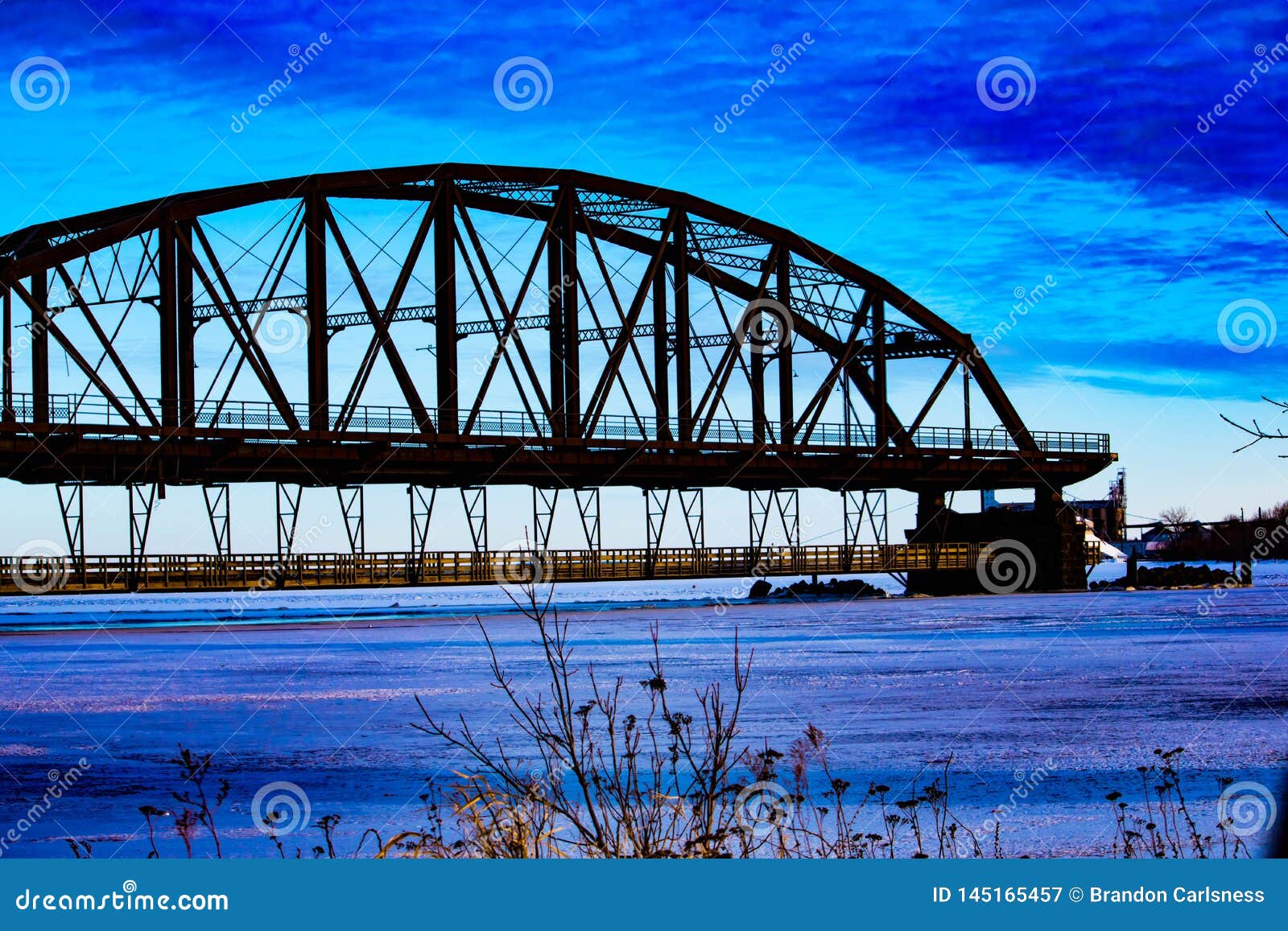 Train bridge lake superior stock image. Image of superior - 145165457