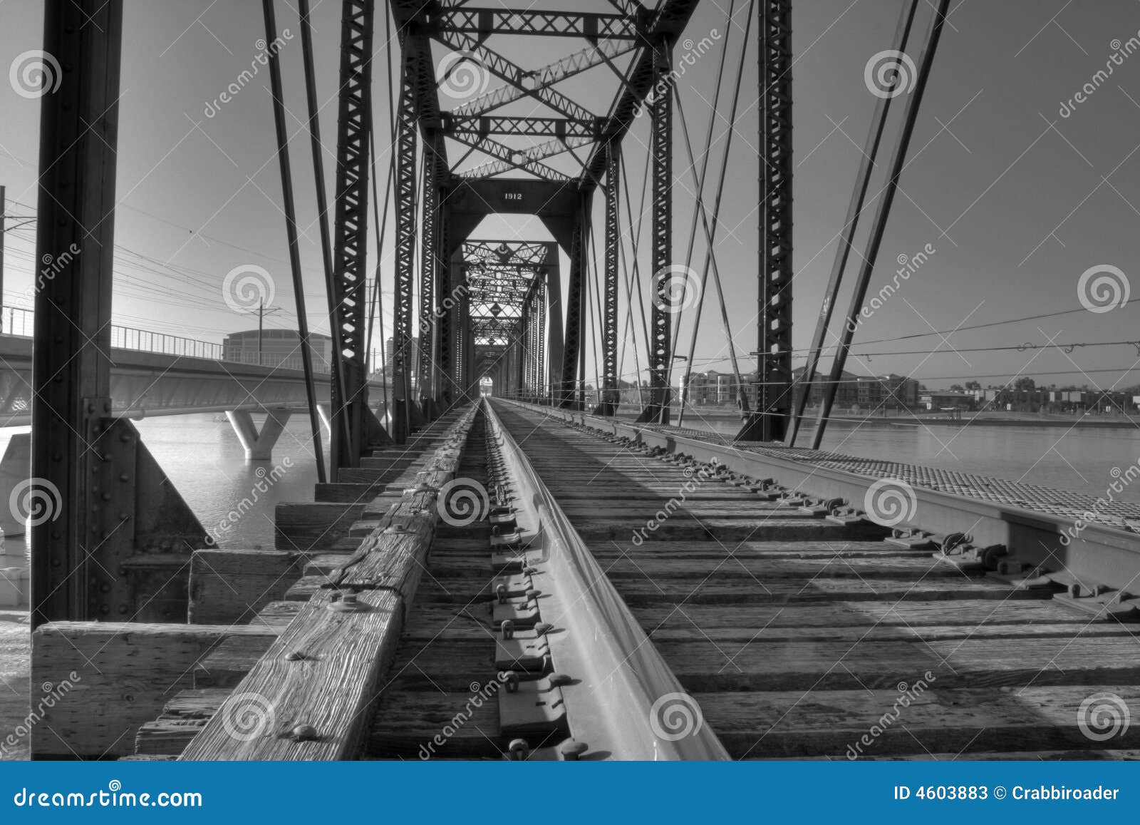 Train Bridge Over Town Lake Stock Image - Image of ties, greyscale: 4603883