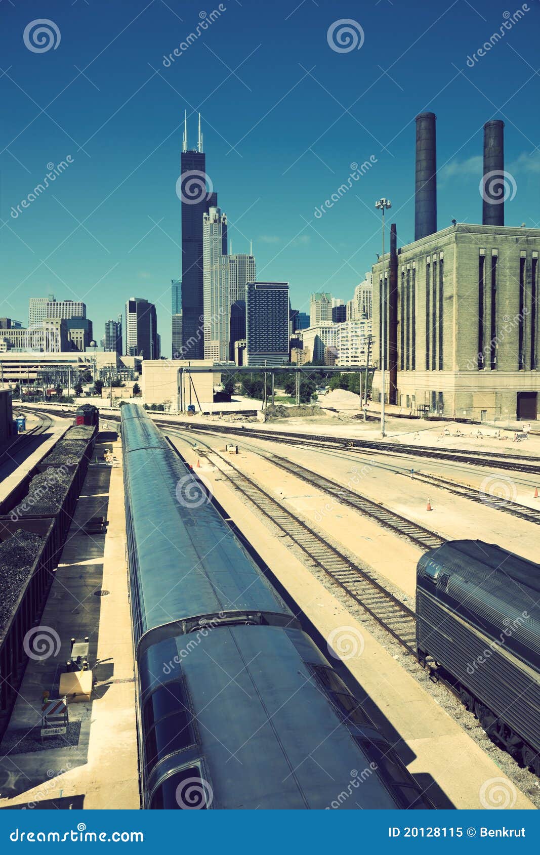 Train in Chicago stock image. Image of south, train, factory - 20128115