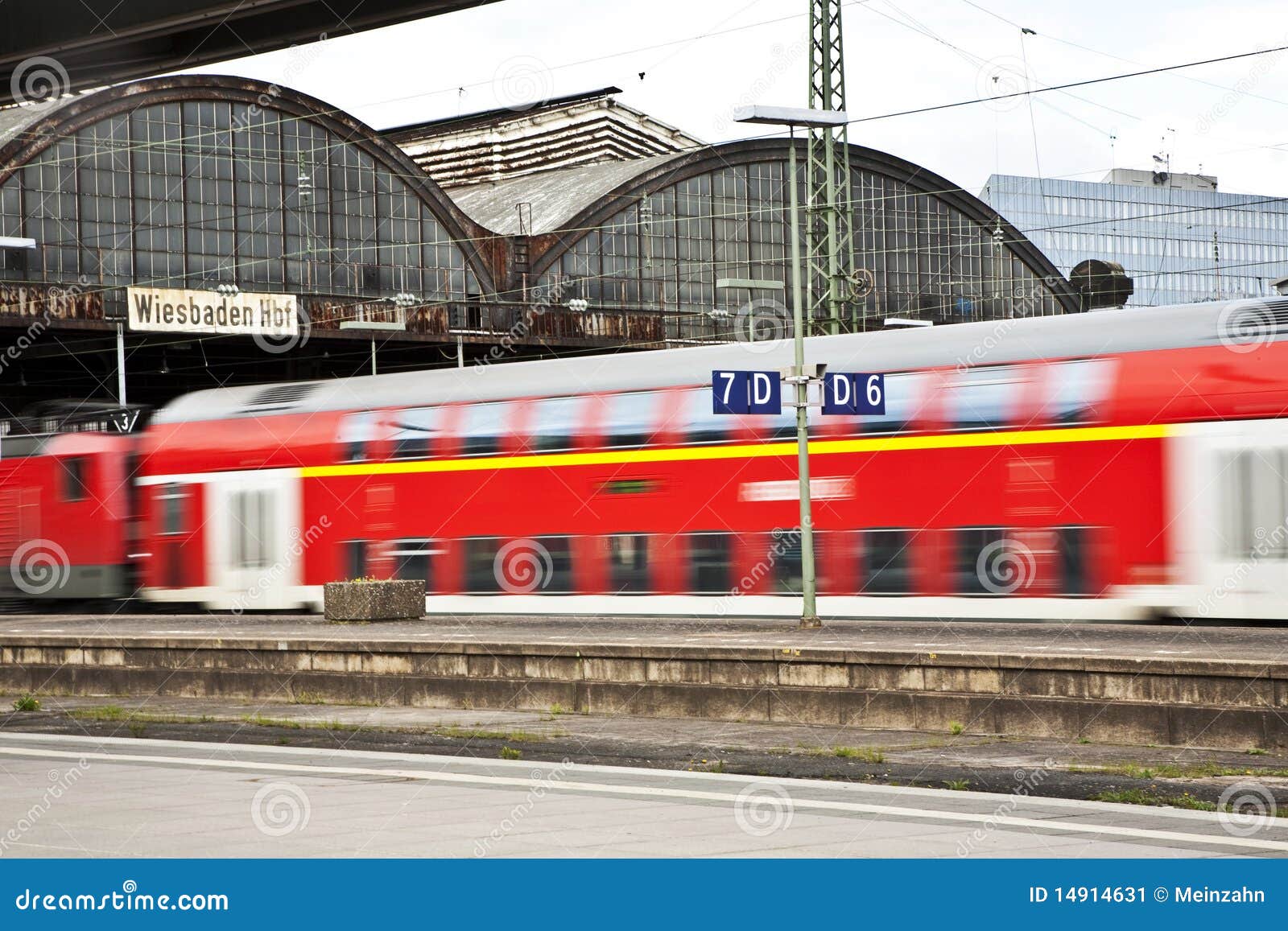 Train In Classicistic Iron Train Station Picture. Image: 14914631