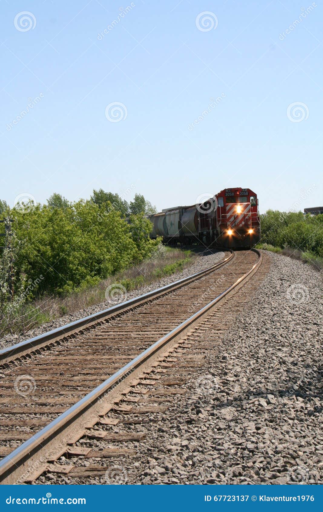 Train Coming Down Tracks Stock Photos - Free & Royalty-Free Stock ...