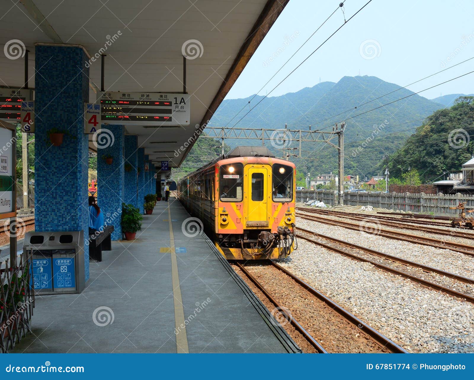 Train Coming the Ruifang Station, Taiwan Editorial Stock Image - Image ...