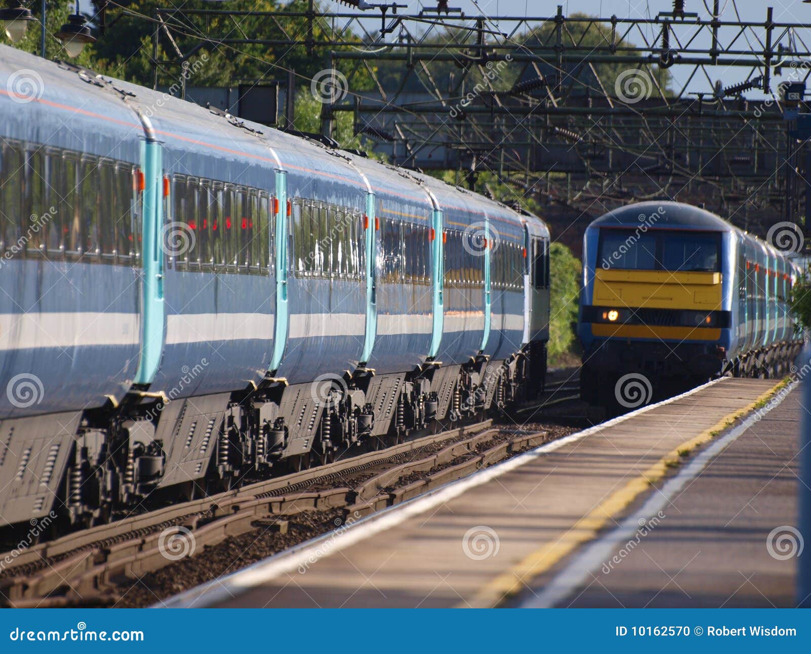 Train coming into station stock photo. Image of london - 10162570