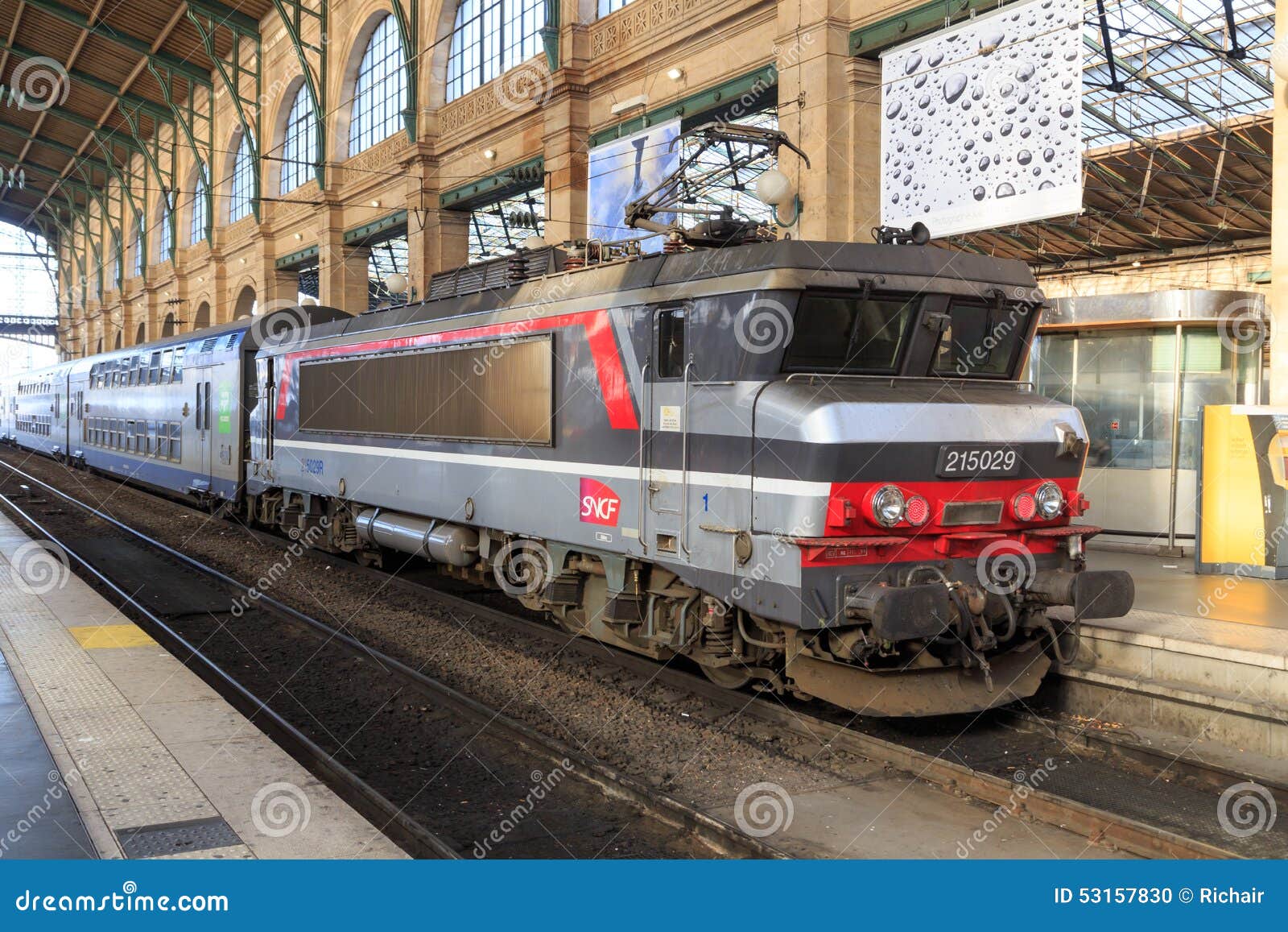 Train De SNCF Dans La Station Image éditorial - Image du railway ...