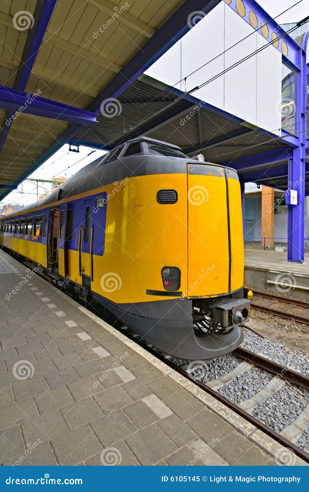Train of the Dutch Railways Stock Image - Image of wheel, blue: 6105145